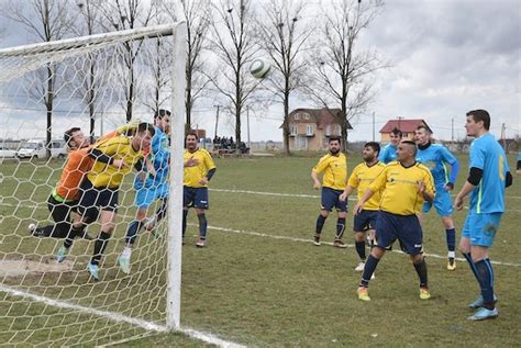 Se joacă în toate seriile din Liga a 4 a de fotbal Informaţia Zilei