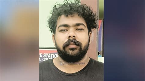ഇ ൻ സ്റ്റ ഗ്രാ മി ലൂ ടെ പെ ൺ കു ട്ടി ക ളു മാ യി സൗ ഹൃ ദം സ്ഥാ പി ക്കും