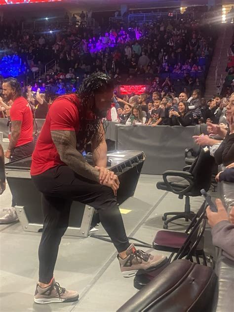 Pin By Armani House On Roman Reigns 😉 Roman Reigns Roman Reigns Wwe
