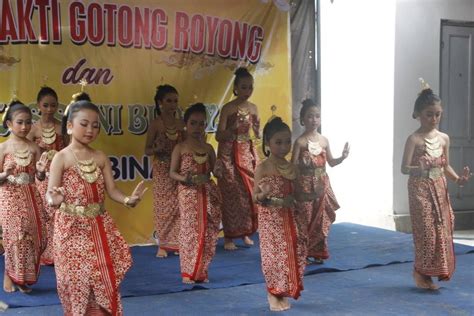 Ekstrakurikuler Seni Tari SMP NEGERI KALIBAWANG