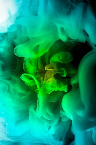 물에 아크릴 색상과 잉크 추상 프레임 배경입니다 흰색으로 격리됩니다 0명에 대한 스톡 사진 및 기타 이미지 0명 개념 개념과 주제 Istock