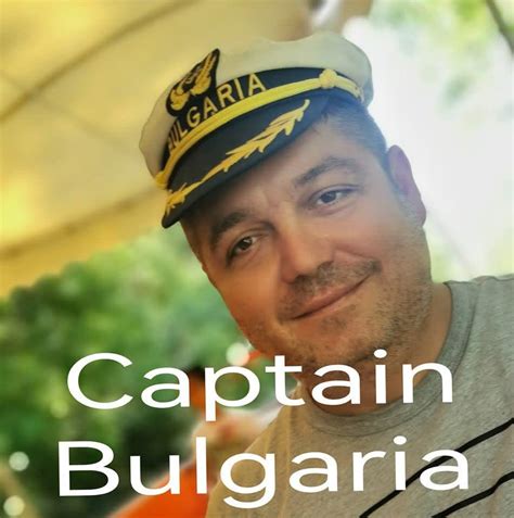 Любов Искам да помоля да не плюете по националния отбор Момчетата толкова си могат Не са