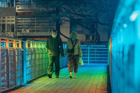 桃園新景點曝光 老街溪6座橋「夜晚點燈」繽紛亮相 觸食旅