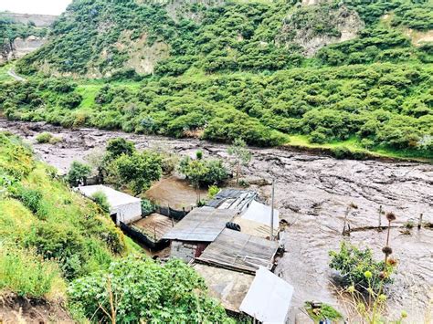 Las Intensas Lluvias En Ecuador Dejaron 7 Muertos Y Causaron Estragos