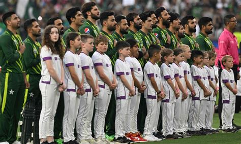 پاکستان اور انگلینڈ کے فائنل سے قبل رنگا رنگ اختتامی تقریب Sport