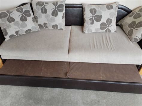 Продавам диван с функция сън и ракла гр Пловдив Център • Olx Bg