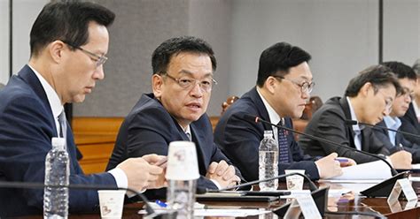 경제금융수장 F4 이틀째 긴급 회의…“시장 대체로 안정된 모습…냉정한 대응”