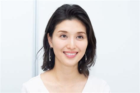 橋本マナミ、結婚4年目で念願の挙式を報告 「本当にやってよかった」 Sirabee