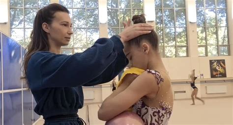 Яница Динева от СКХГ Берое влиза в националния отбор по художествена гимнастика Stz24 Новини