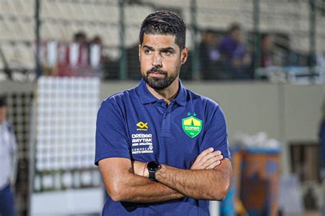 Fora do BID António Oliveira assina súmula como assistente técnico em