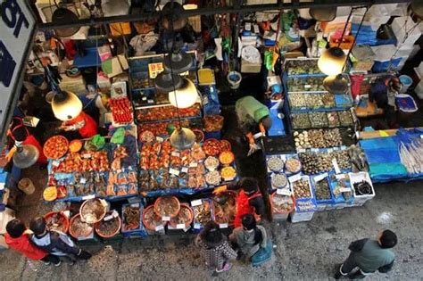 Sannakji Eating “live” Octopus At Noryangjin Fish Market In Seoul