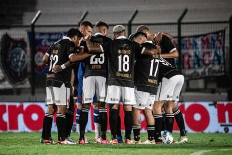 Esta não foi a primeira vez que Vasco venceu dois jogos no mesmo dia veja vasco ge