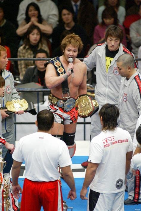 【週刊プロレスmobile】週モバ写真館『名勝負プレイバック 小島聡vs天山広吉（三冠ヘビー級＆iwgpヘビー級選手権／2005年2月20日