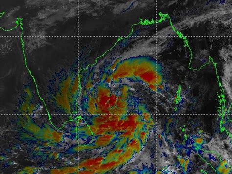 Cyclone Michaung Nears Chennai Coast Heavy Rains Likely For Next Two