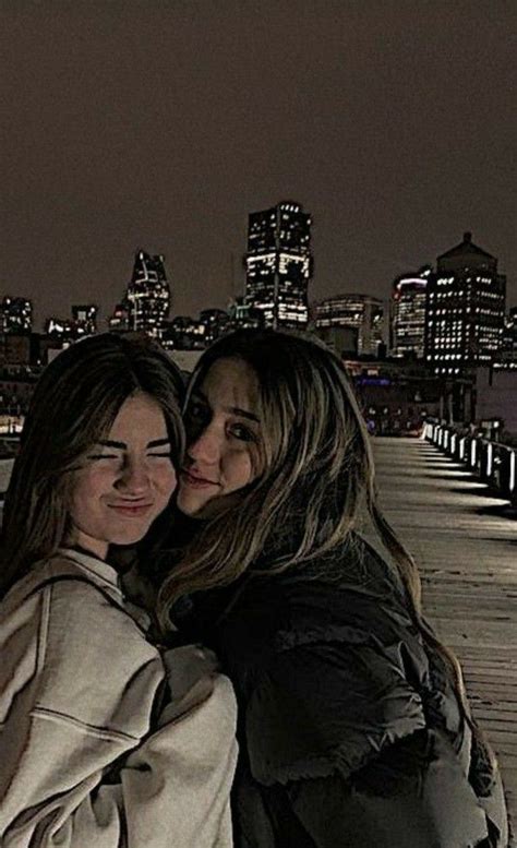 Pin By Lina 😫 On Best Frend ♡♡♡ Bff Photoshoot Poses Friend Poses