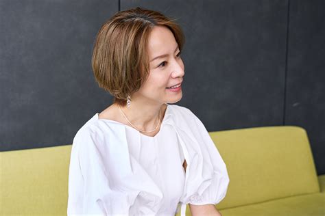 鈴木亜美 歌手デビュー25周年の新宣言！「65歳まで歌い続けます」 女性自身