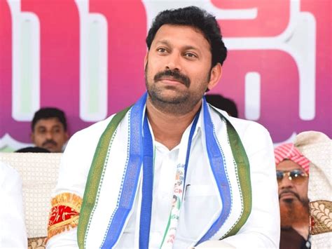 Ys Viveka Murder Case Telangana Hc Adjourns Avinash Reddys Bail Hearing