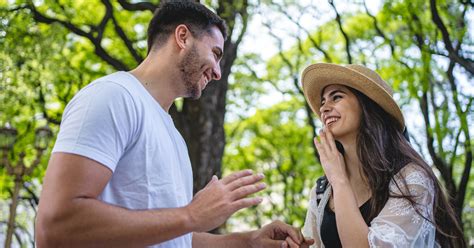7 Signs A Man Finds You Incredibly Attractive According To Psychology