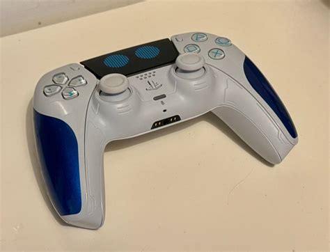 Se produkter som liknar Sony DualSense Astro Bot Limi på Tradera 654448263