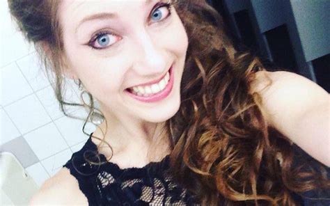 Professora é presa por fazer sexo com aluno de anos