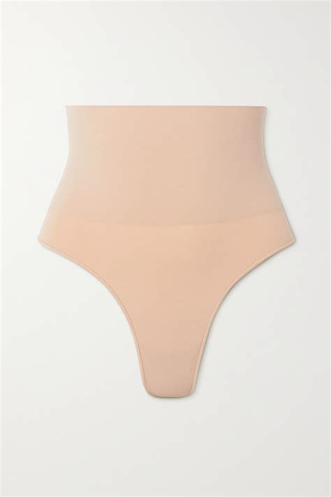 Everyone Is Obsessed With Skims Shapewear And I Now See Why Who What