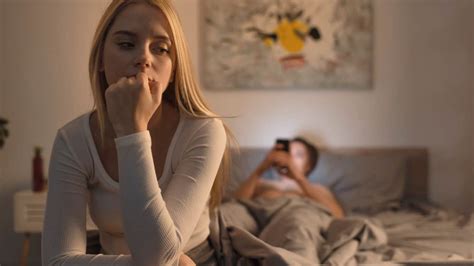 3 Distinct Phases You Need To Experience To Heal From Infidelity