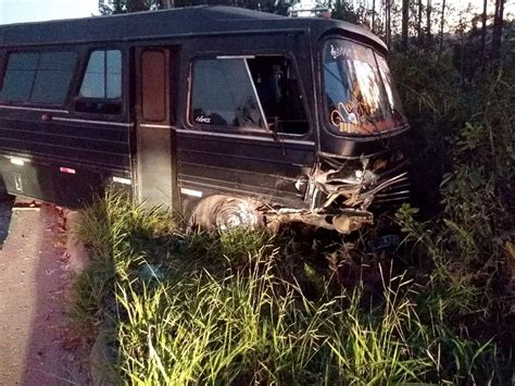 Motorista De Carro Morre Após Batida Frontal Com ônibus Em Sc Di