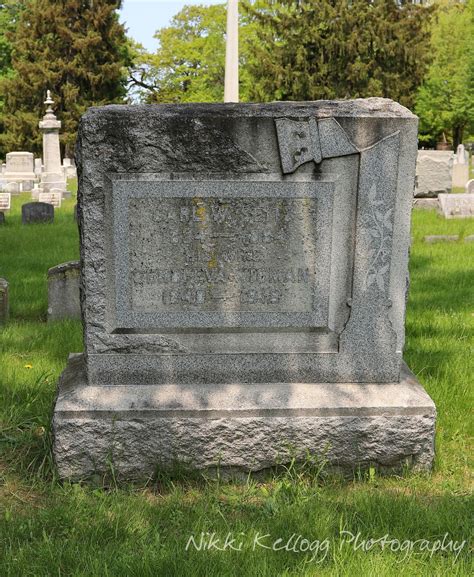 Broken Column Funeral Photography By Nikki Kellogg