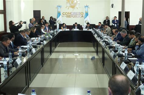 La Ley De Competencia Se Abre Camino Entre Criterios Técnicos Y Políticos