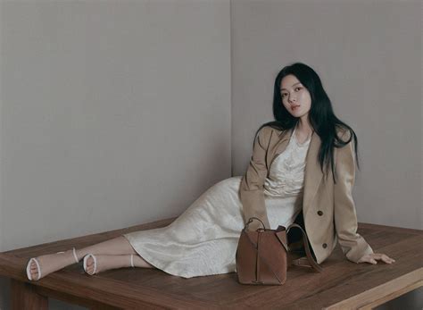 쿠론 앰버서더 김유정 화보 연예이슈 수다방 네모판