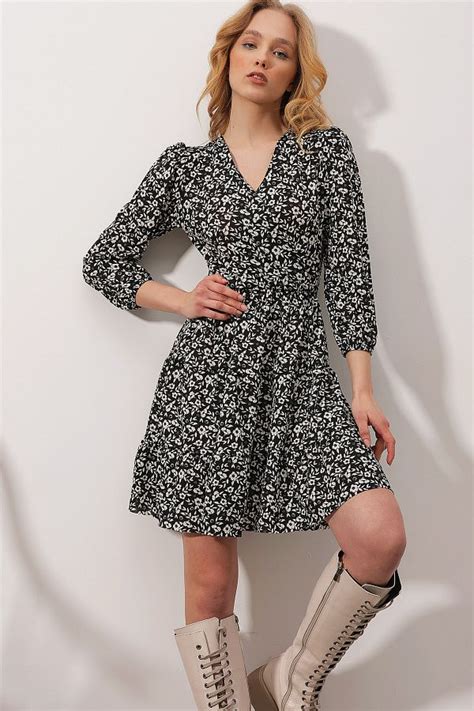 Trend Alaçatı Stili Schwarzes Zweireihiges Gewebtes Kleid Mit