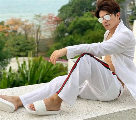 Nipat Charoenphols Feet