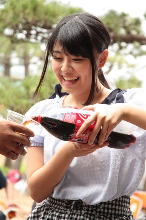 ビックリ！ここまで距離が近いのか！あの人気女優さんたちとお近づきになれる！アットホームなオフ会に潜入取材！ 【さとう愛理＆鈴原エミリと楽しい