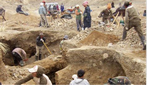 Тусгай зөвшөөрөлгүйгээр ашигт малтмал олборлосон этгээдийн хэргийг шүүхэд шилжүүлжээ