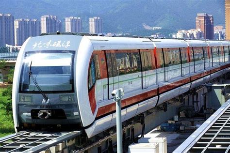 中国磁悬浮列车天下皆知！为何没在全国普及？却大力发展高铁？