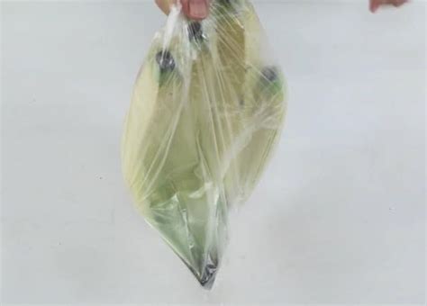 香蕉幾天就變黑？靜靜教你一招，可以長時間保存香蕉！ 每日頭條