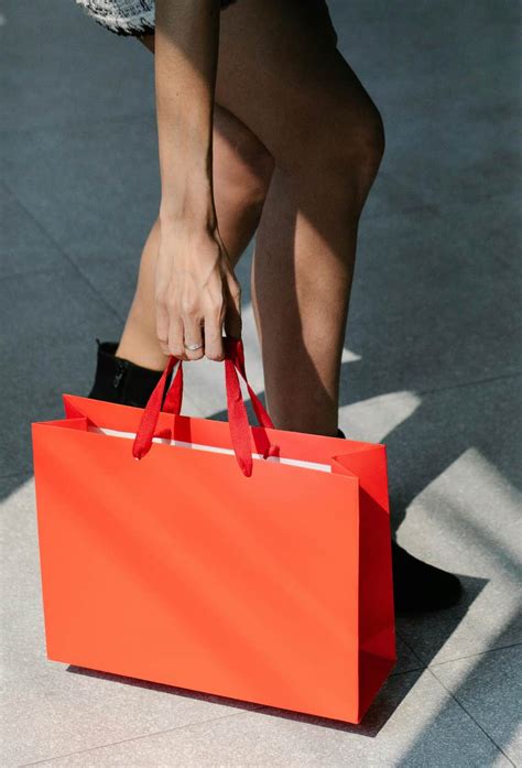 Matchmaker Reveals 5 Crazy But Powerful Ways To Magnetically Attract