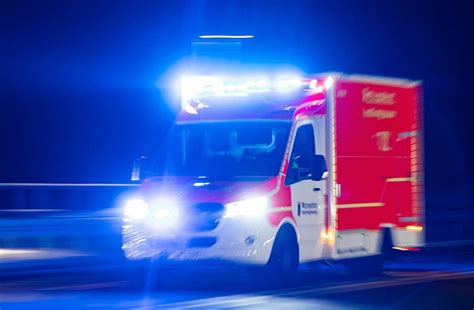 A3 bei Köln Leverkusen 14 Jährige nach Unfall weiter in Lebensgefahr