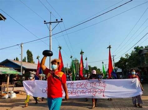 လောင်းလုံးမြို့နယ်တွင် စစ်အာဏာရှင် တော်လှန်ရေး ချီတက် သပိတ်မှောက် Khit Thit Media