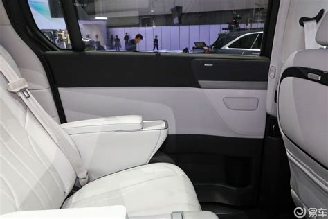 【小鹏x9图片 汽车图片大全】 易车