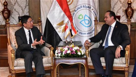 رئيس الرعاية الصحية يبحث مع سفير سنغافورة التعاون بمجال السياحة