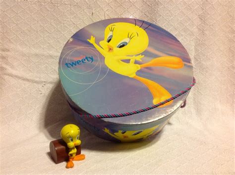 1995 Tweety With Mallet Pvc Figure With Totally Tweety Hatbox Etsy Uk