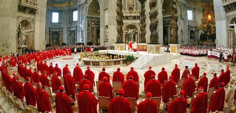 У Ватикані триває голосування за нового Папу Римського деталі УНН