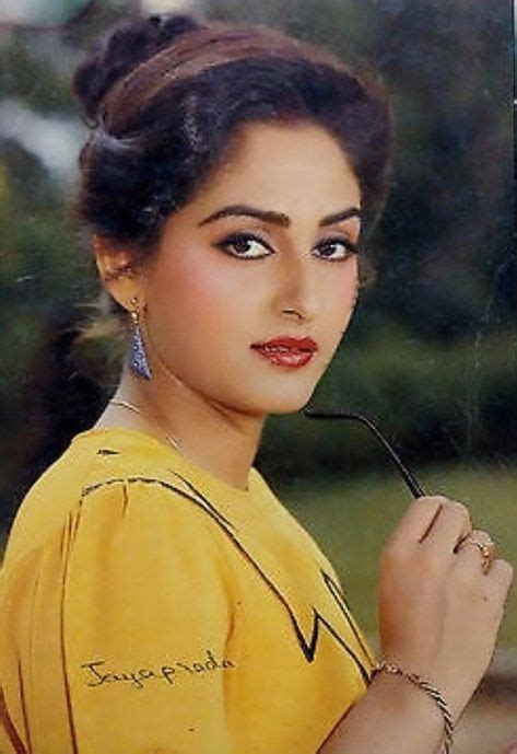 Jaya Prada Success Story बचपन में डॉक्टर बनना चाहती थीं जया प्रदा मां के इस एक कदम ने बना दिया