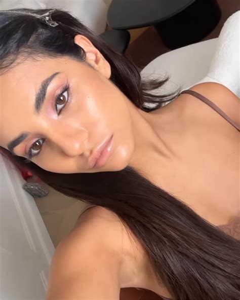 Radhika Seth Runseenarmpits