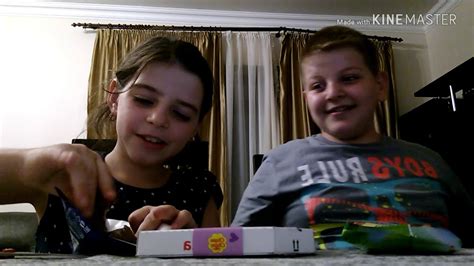 Пробуем необычные сладости с сестрой Youtube