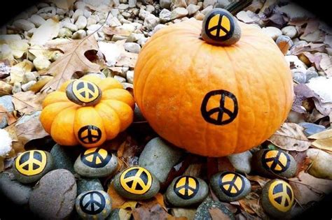 Hippie Peace Freaks ☮️ 🎃