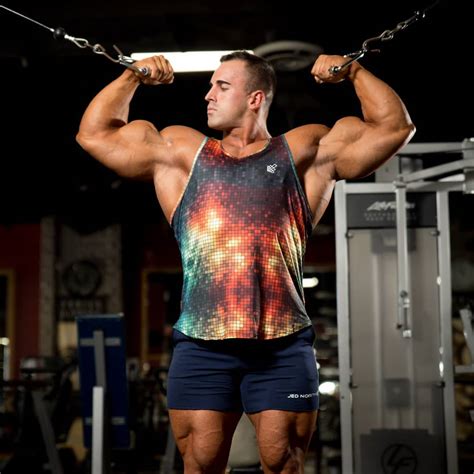 Muscle Lover Canadian Bodybuilder Joe Seeman