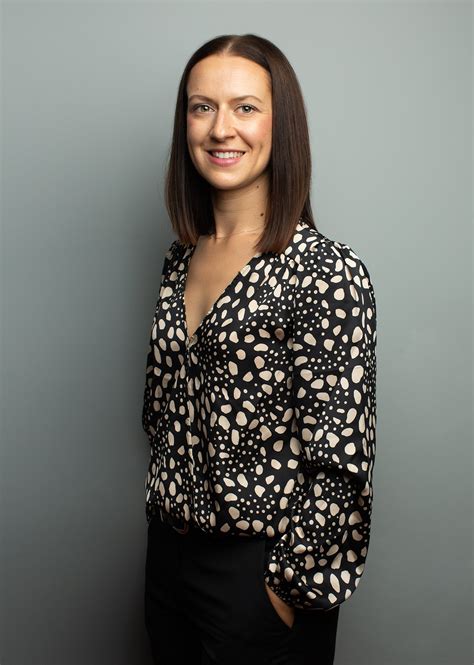 London And Home Counties Corporate Head Shot Photographer Elizabeth G