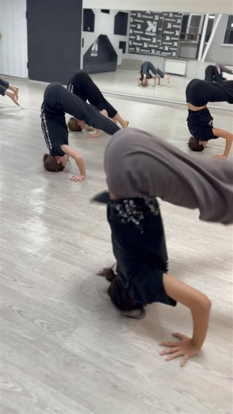 ХОРЕОГРАФИЯ ТАНЦЫ РОСТОВ ⚡️Делимся с Вами интересной комбинацией ⠀ На видео средняя группа